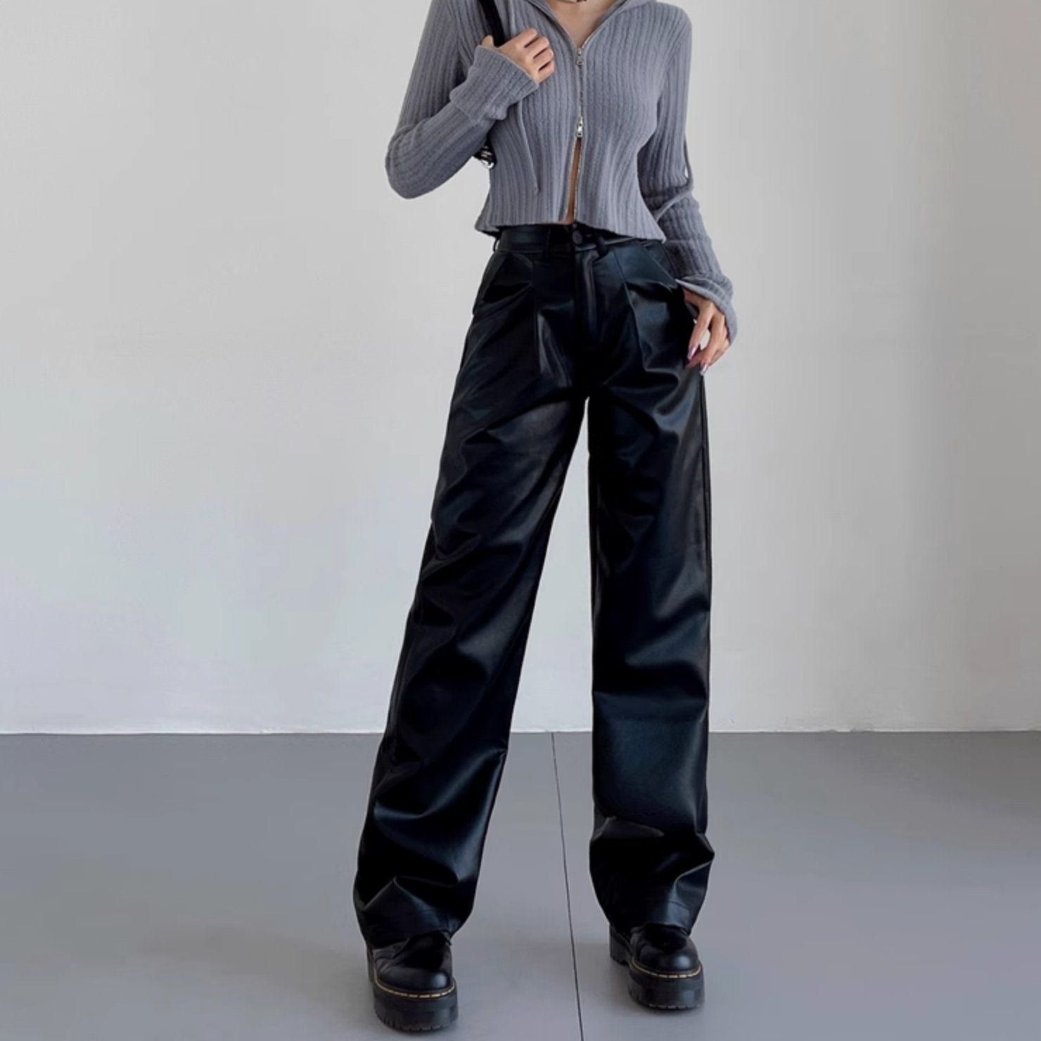 STRAIGHT LEATHER PANTS - Aumori